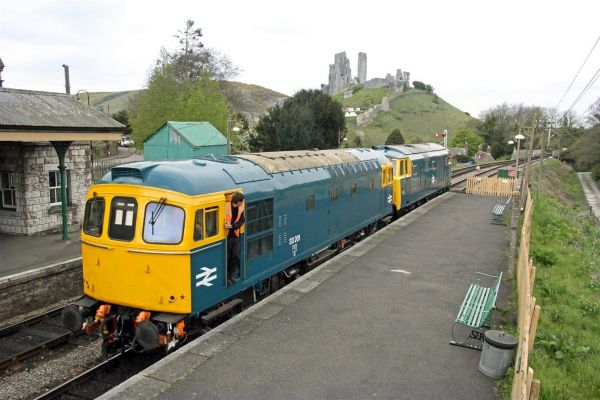 CLASSIC 1960s BRITISH RAILWAYS MAIN LINE EXPRESS DIESEL LOCOMOTIVE ...