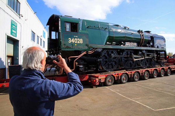 1940s EXPRESS STEAM LOCOMOTIVE ‘EDDYSTONE’ RETURNS AFTER A THREE-YEAR £ ...